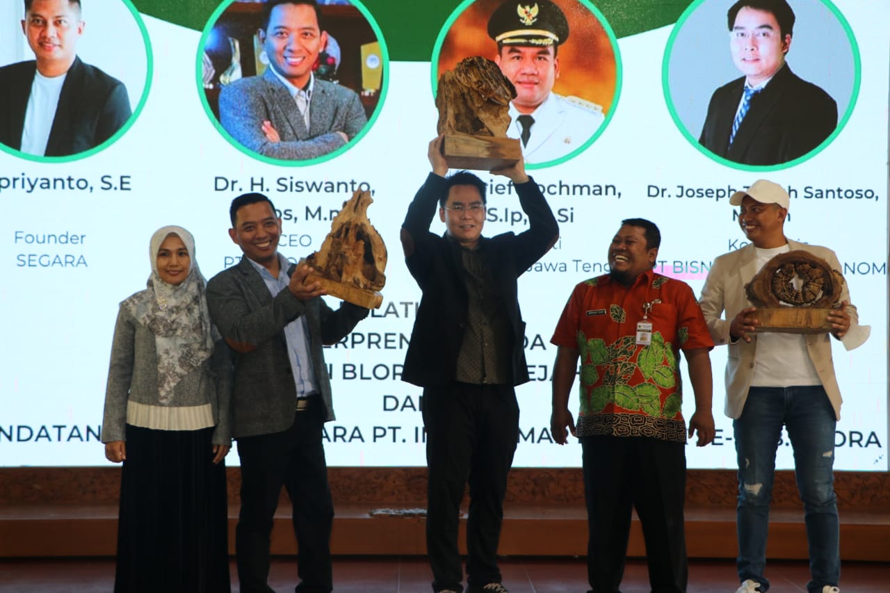 Pelatihan Enterpreneur Muda Dan Penandatanganan Mou Dengan PT INDO ...